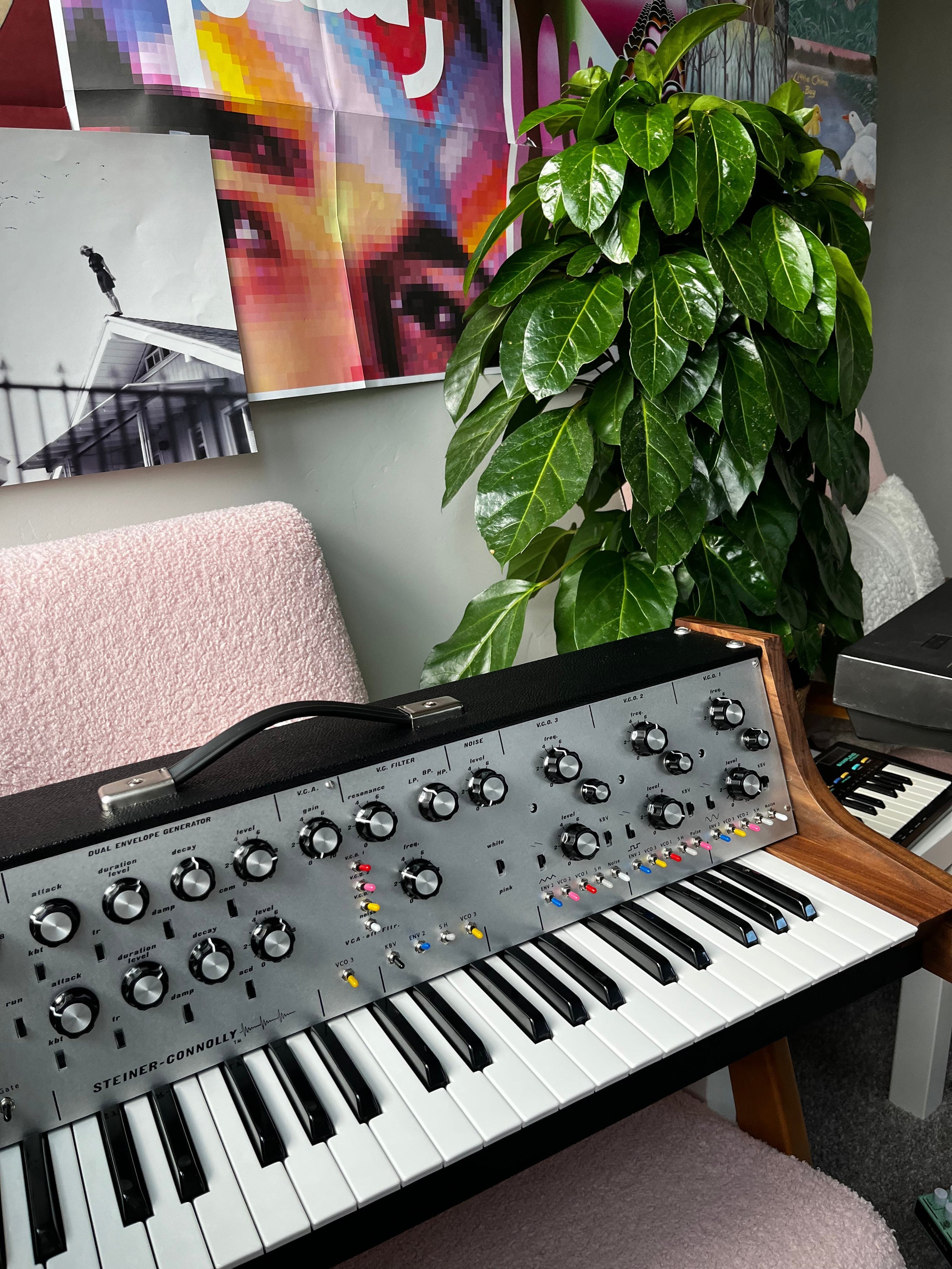 Best Synths For Indie Music – Tuesday Samples